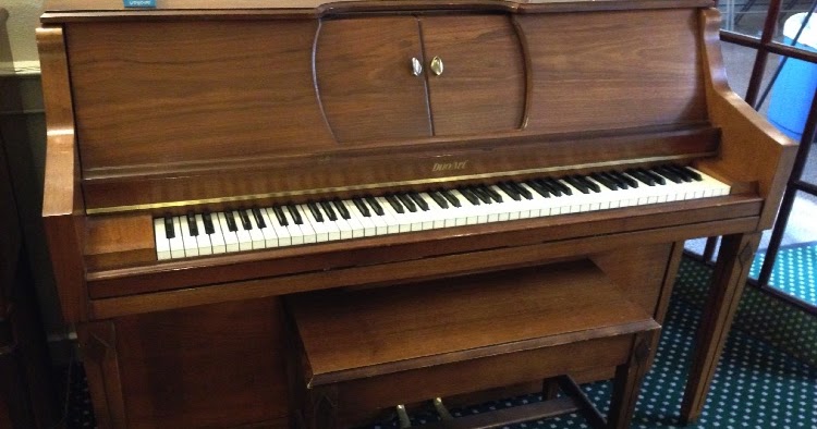 BOB POTVIN BLOGGER: PIANOLA PLAYER PIANO..100 ROLLS= $100