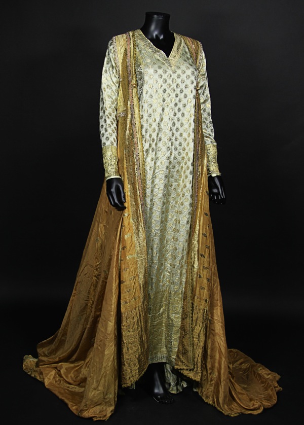 Hollywood Movie Costumes and Props: Top picks from Prop Store's live ...