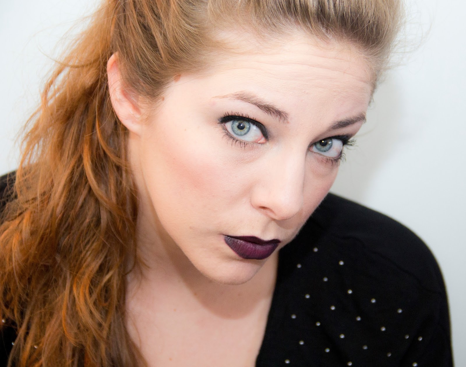 Lipstick & Chiffon : Onyx Eyes