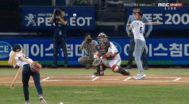 TOP5 Female Pitchers in the Korean Entertainment World (GIFs)