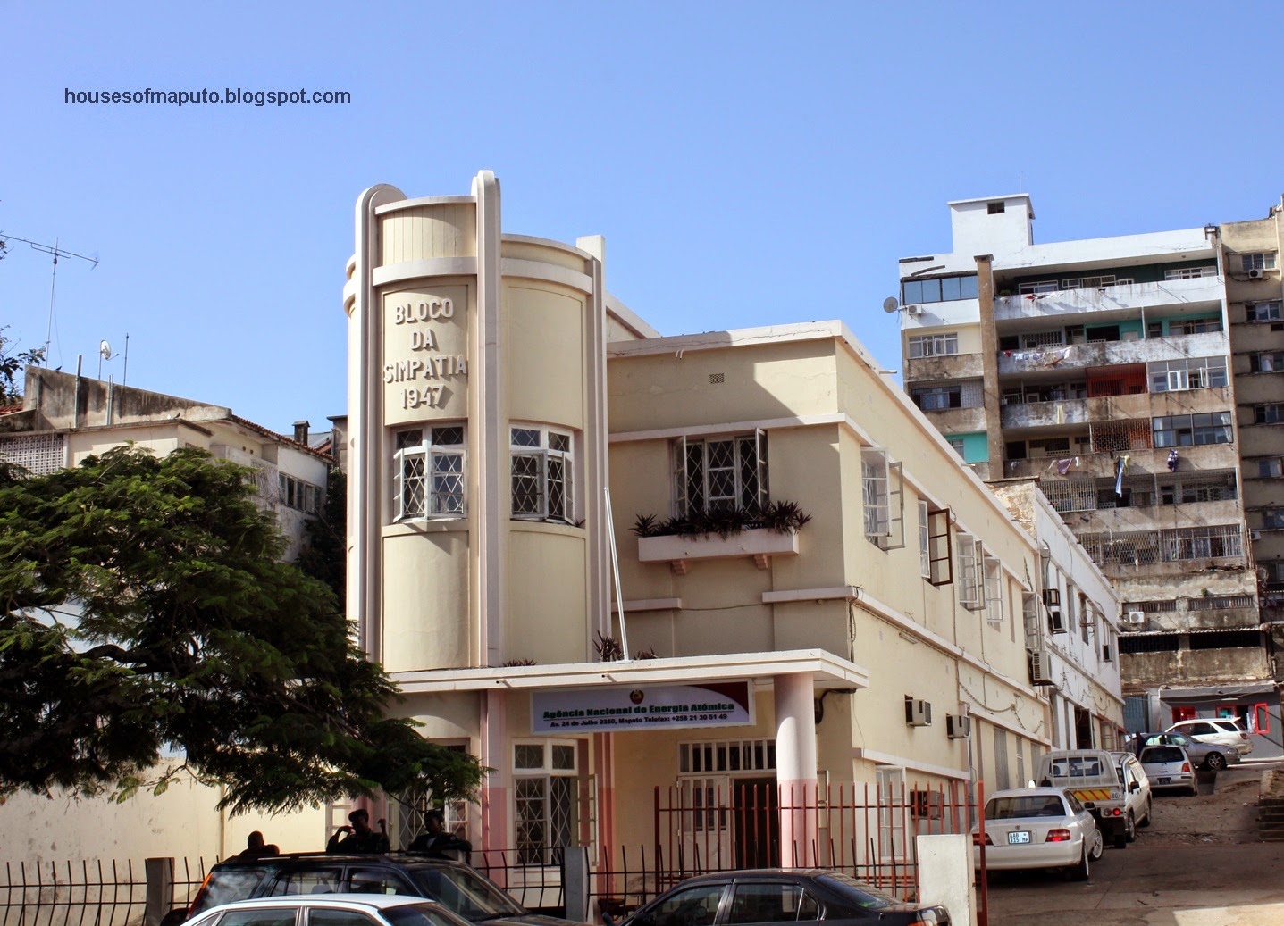 Edifícios modernistas de Maputo em 2020 no FB Cidade de Maputo (1/3)