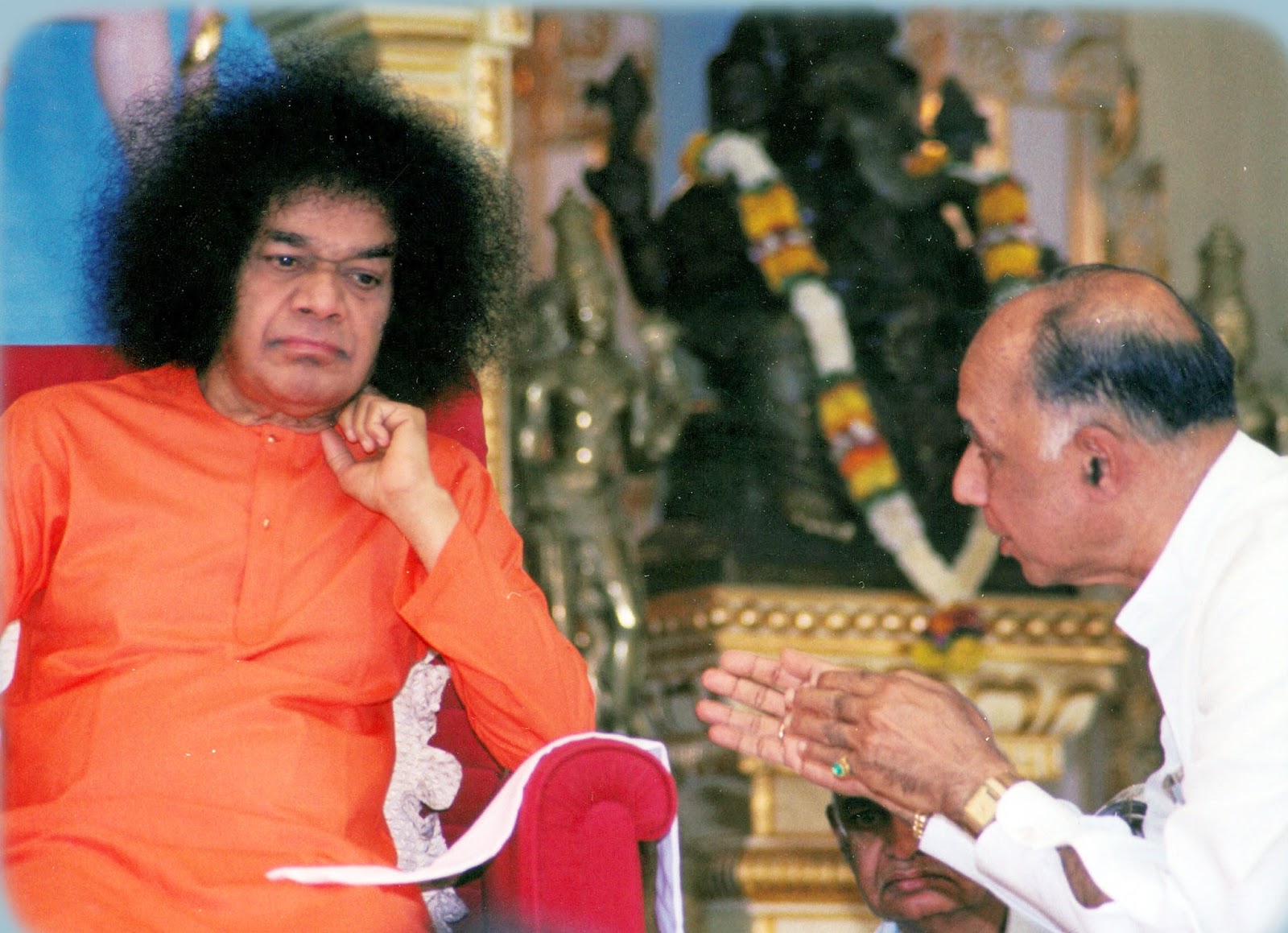 Sathya Sai with Students: How should Sai Students conduct themselves?
