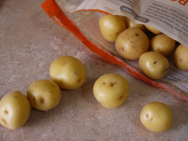 Clockwatching Tart: Little Hasselback Potatoes