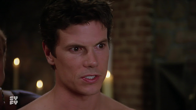 ausCAPS: Cameron Bancroft shirtless in Charmed (1998) 2-17 "How to Make ...