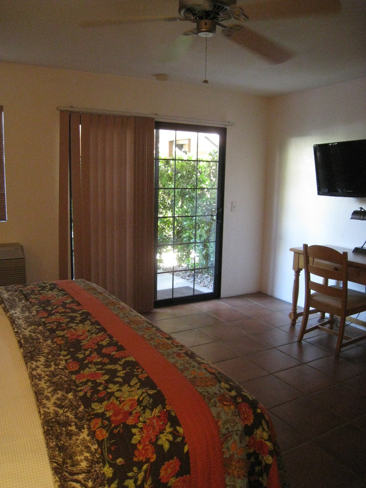 Roadrunner Mom: Weekend at the Hotel California