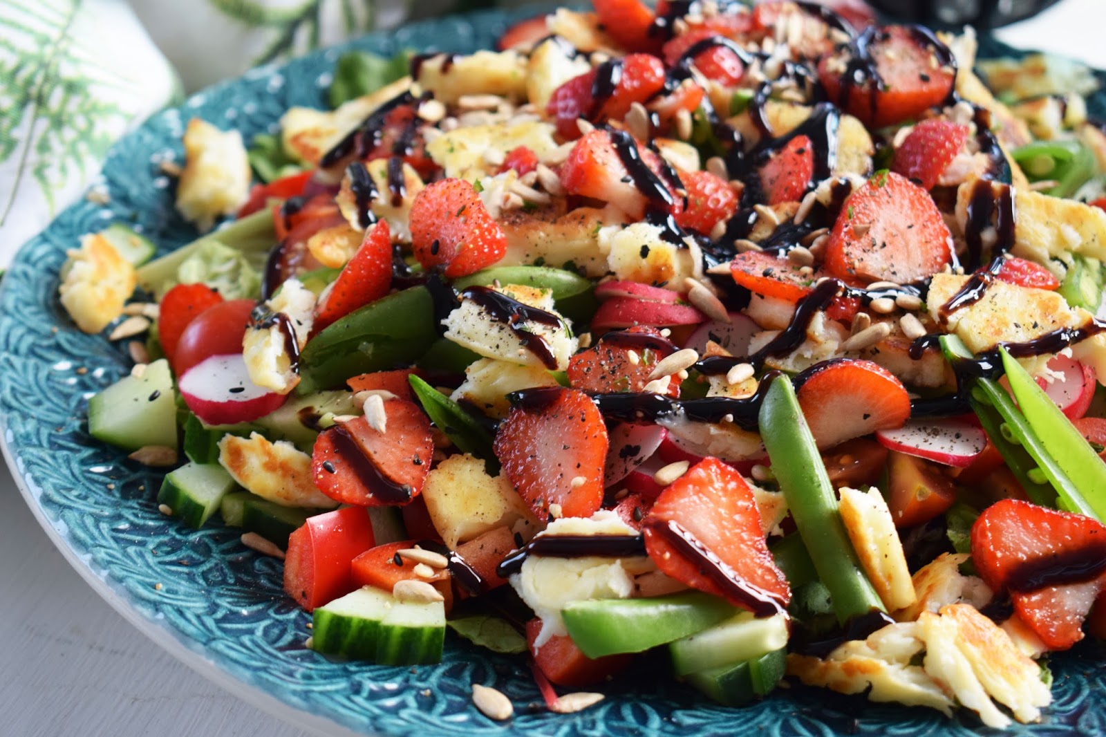 Smaskelismaskens: Matig sallad med halloumi och jordgubbar