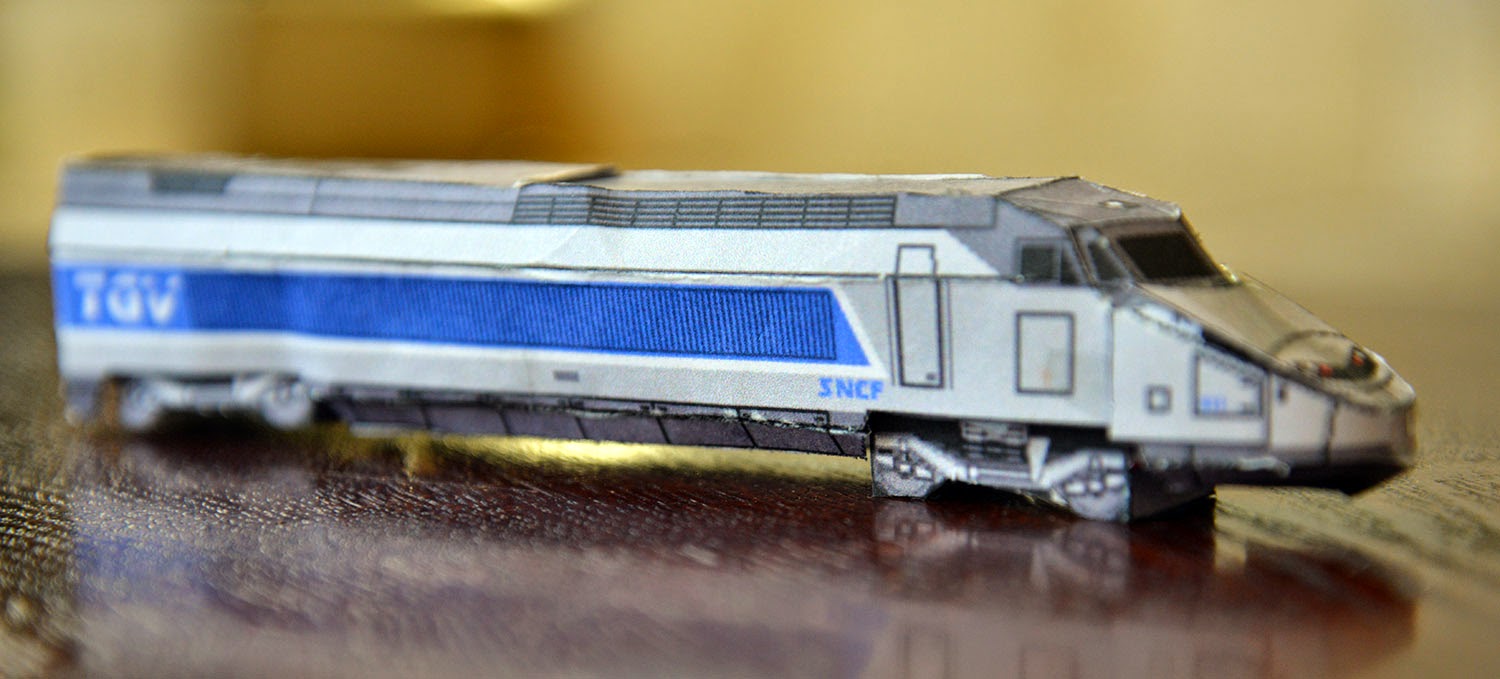 A school of fish: More train drawings and paper models