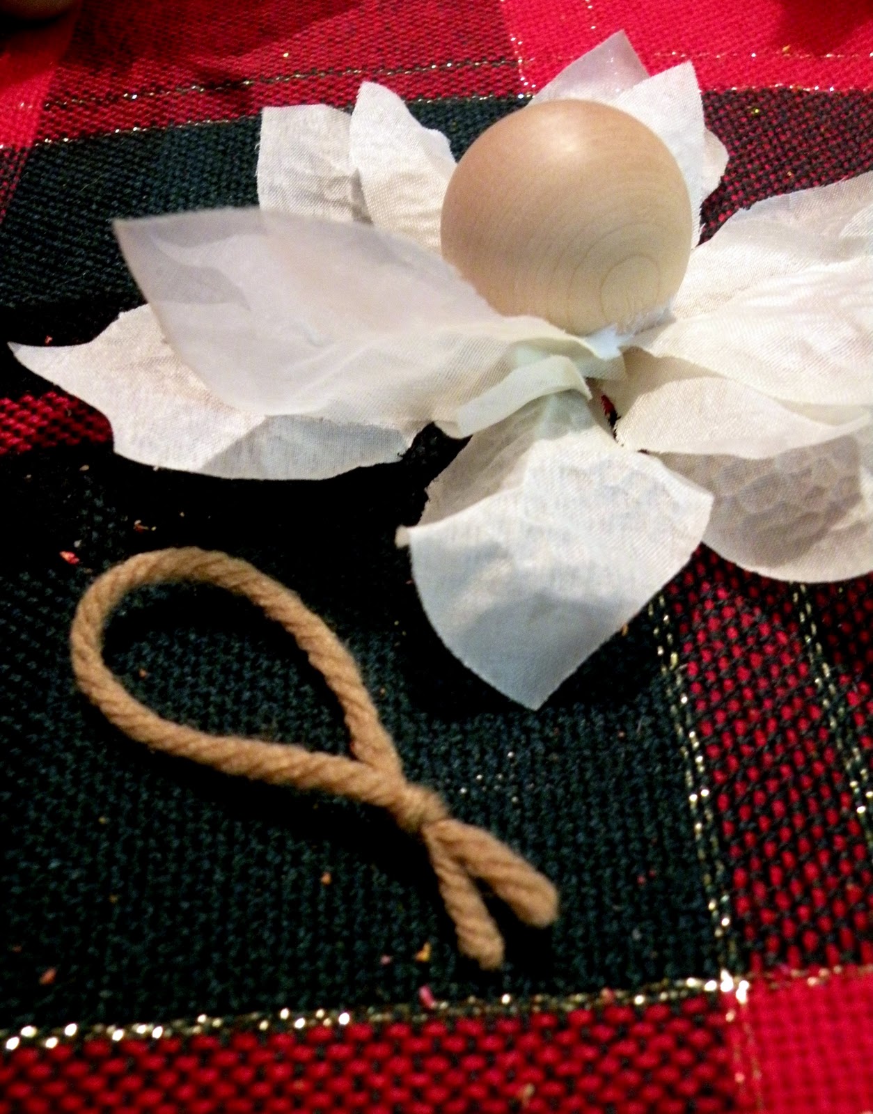 The Fantastic Five: Christmas Coutdown Day 18 (Flower Angel Tutorial)