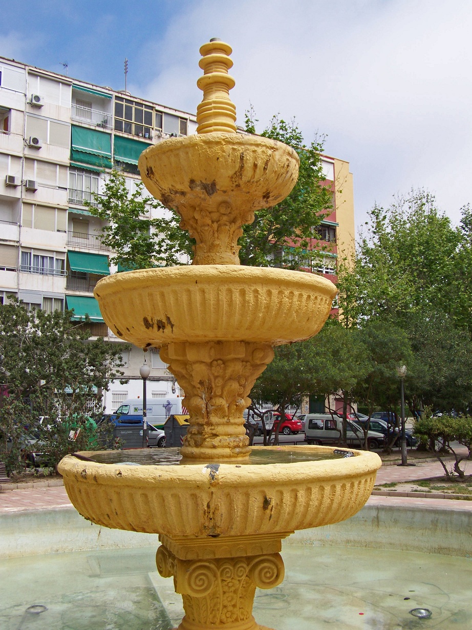 Alacantí de profit: UNA FUENTE QUE ESTÁ QUE SE SALE...