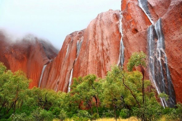 EL MONTE ULURU (AYERS ROCK)