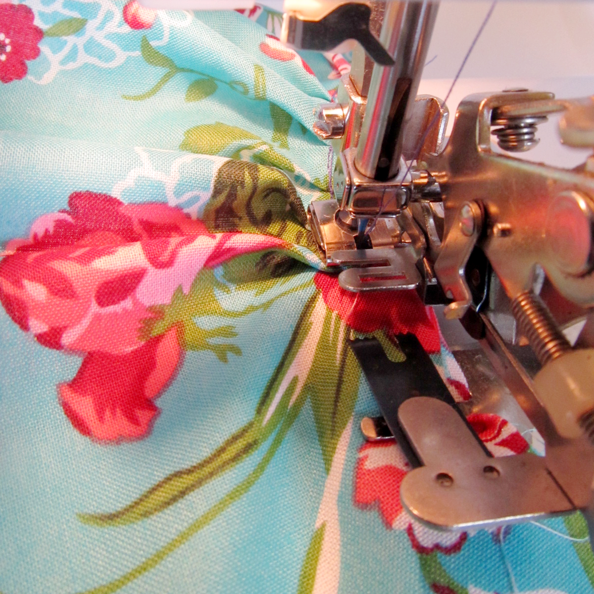 SM Editorial: Sewing 101: Ruffler Foot Guide