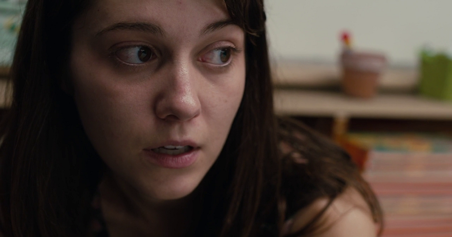 SMASHED Beautifully Navigates The Pitfalls Of Sobriety and Self ...