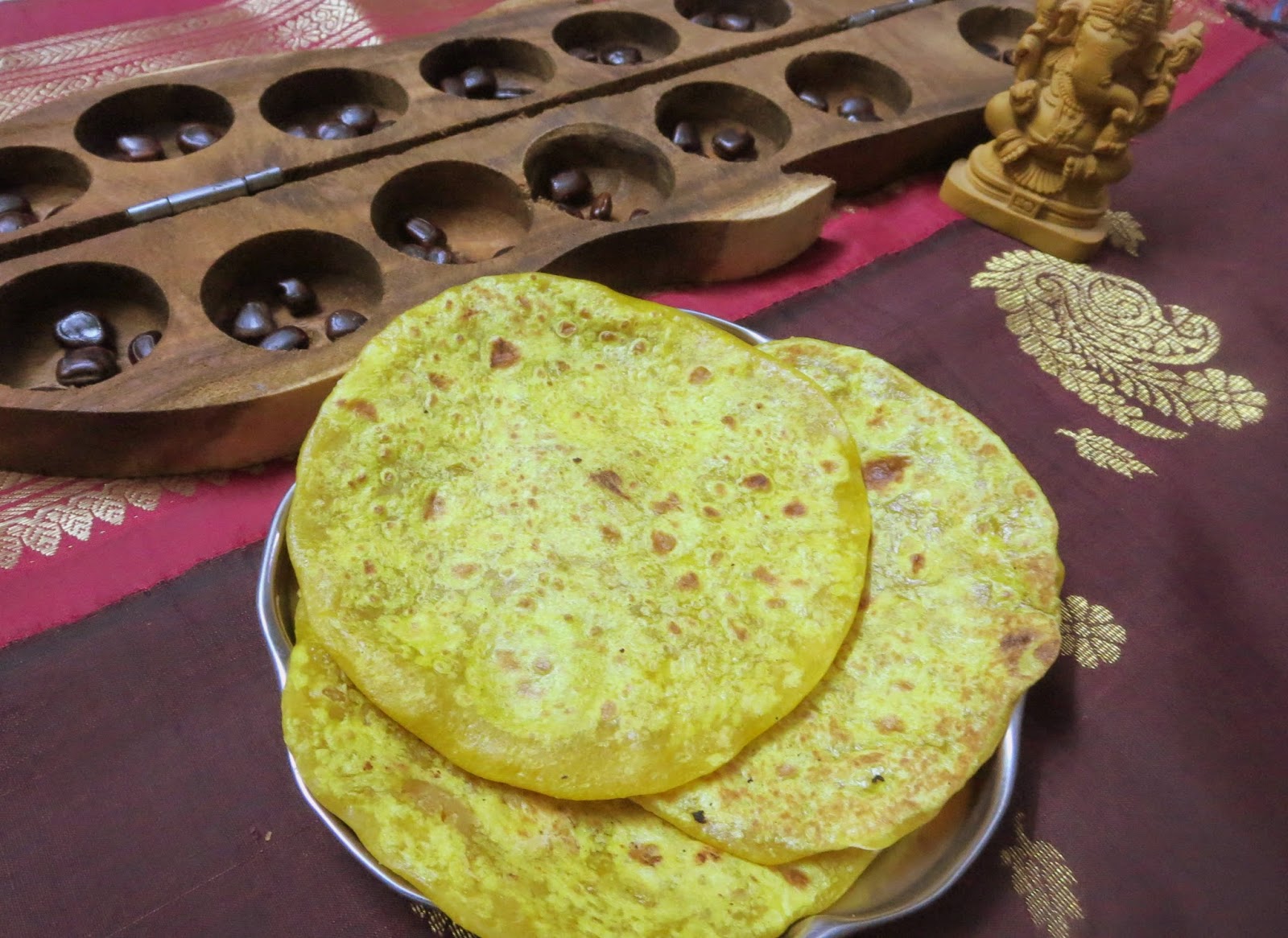 Nitha's Cookbook: Boli, Puran Poli, Obatu, Bobatlu/ Holige