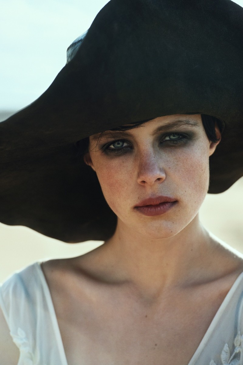 loveisspeed.......: EDIE CAMPBELL POSES IN MOROCCO FOR PETER LINDBERGH ...