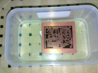RBT's Tech Depot: RBT Home Made PCB Etching Solution