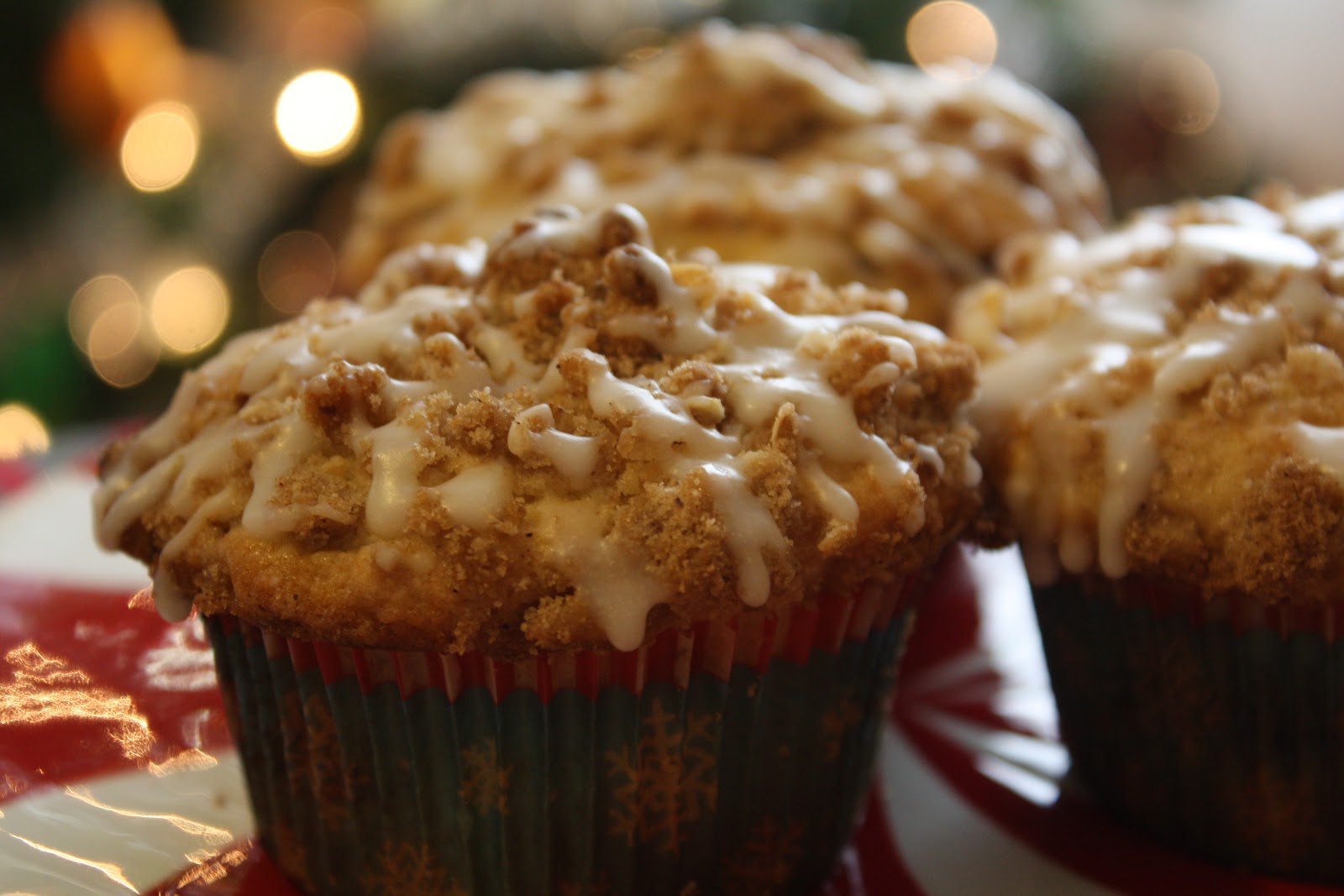 A Tale of Two Feet: Gooey Cinnamon Muffins
