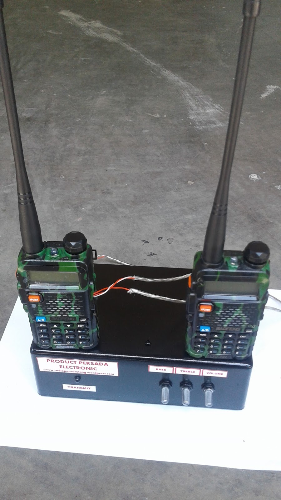 HOBBY RADIO COMMUNICATION REPEATER HT VHF/UHF: COS RADIO BAOFENG UV 5R
