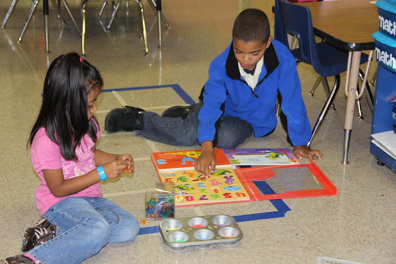 Mrs. Henderson's Kindergarten: Rainbow Day = Kindergarten Science!