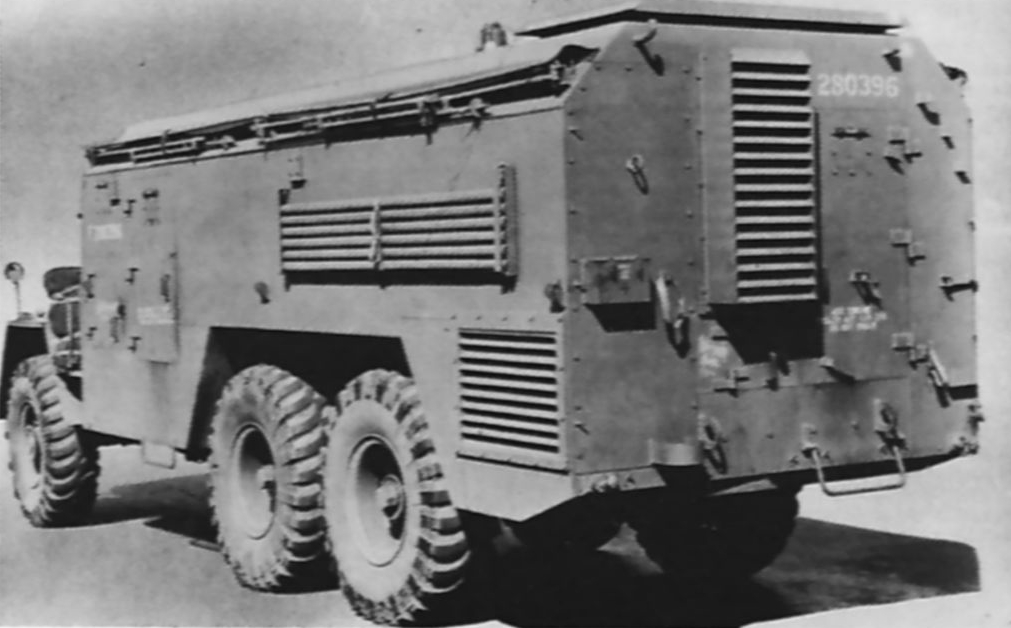 Véhicules de commandement AEC - HP - LP 4 X 4 et 6 X 6.
