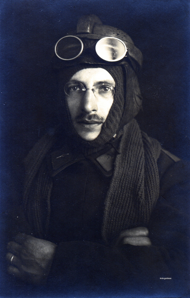 NOTE DE L'HOTEL: Embracing the Pince-Nez