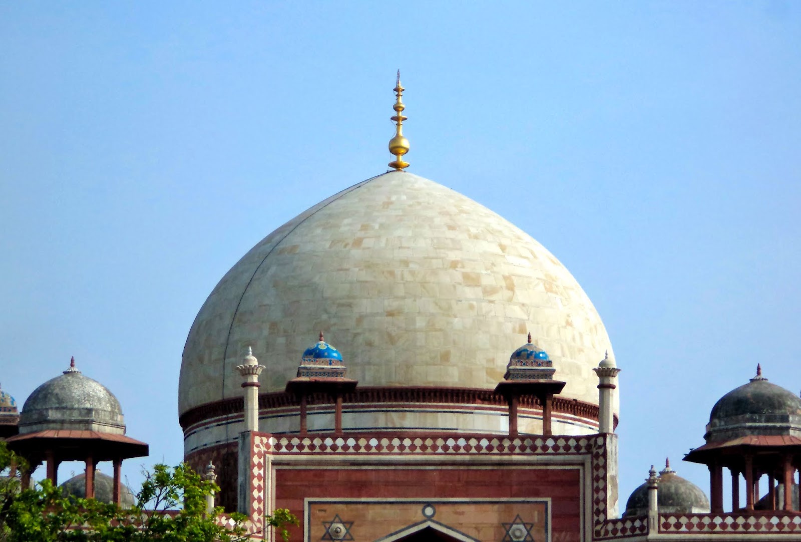 The Jewel of Mughal Architecture - Humayun's Tomb