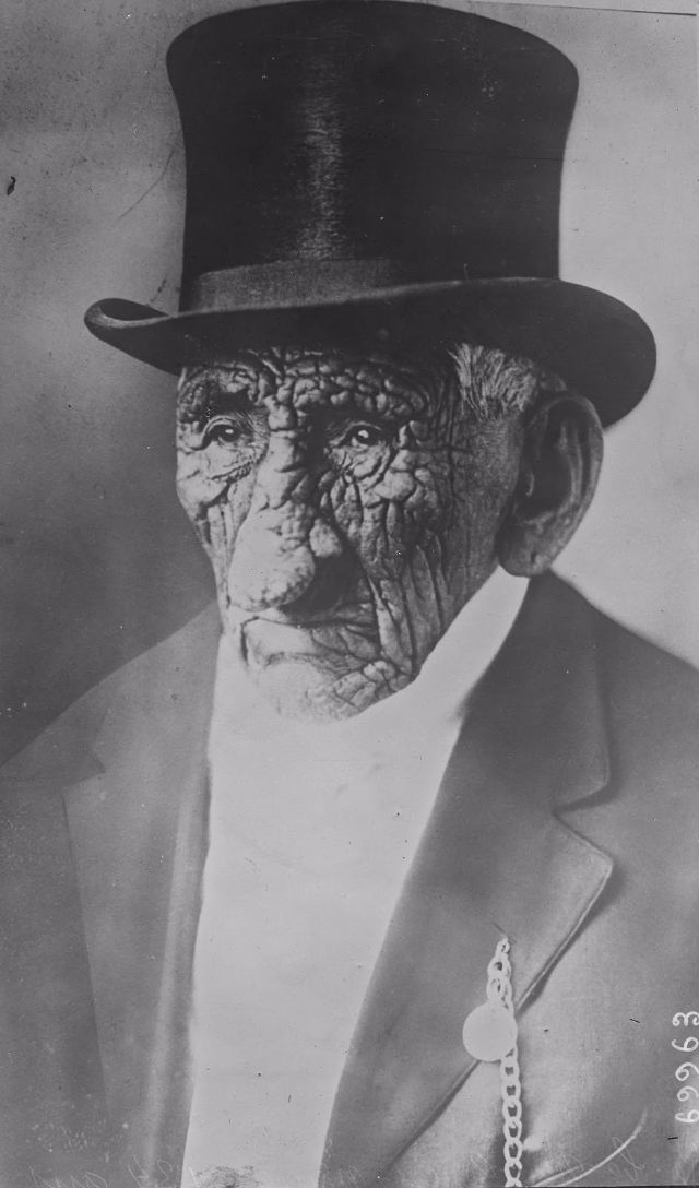 10 Portraits of White Wolf aka Chief John Smith, the Oldest Native ...