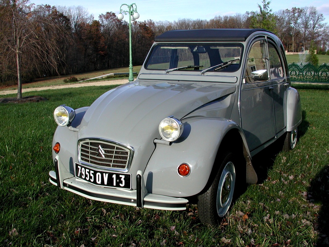 FAB WHEELS DIGEST (F.W.D.): Citroën 2CV (1948-90)