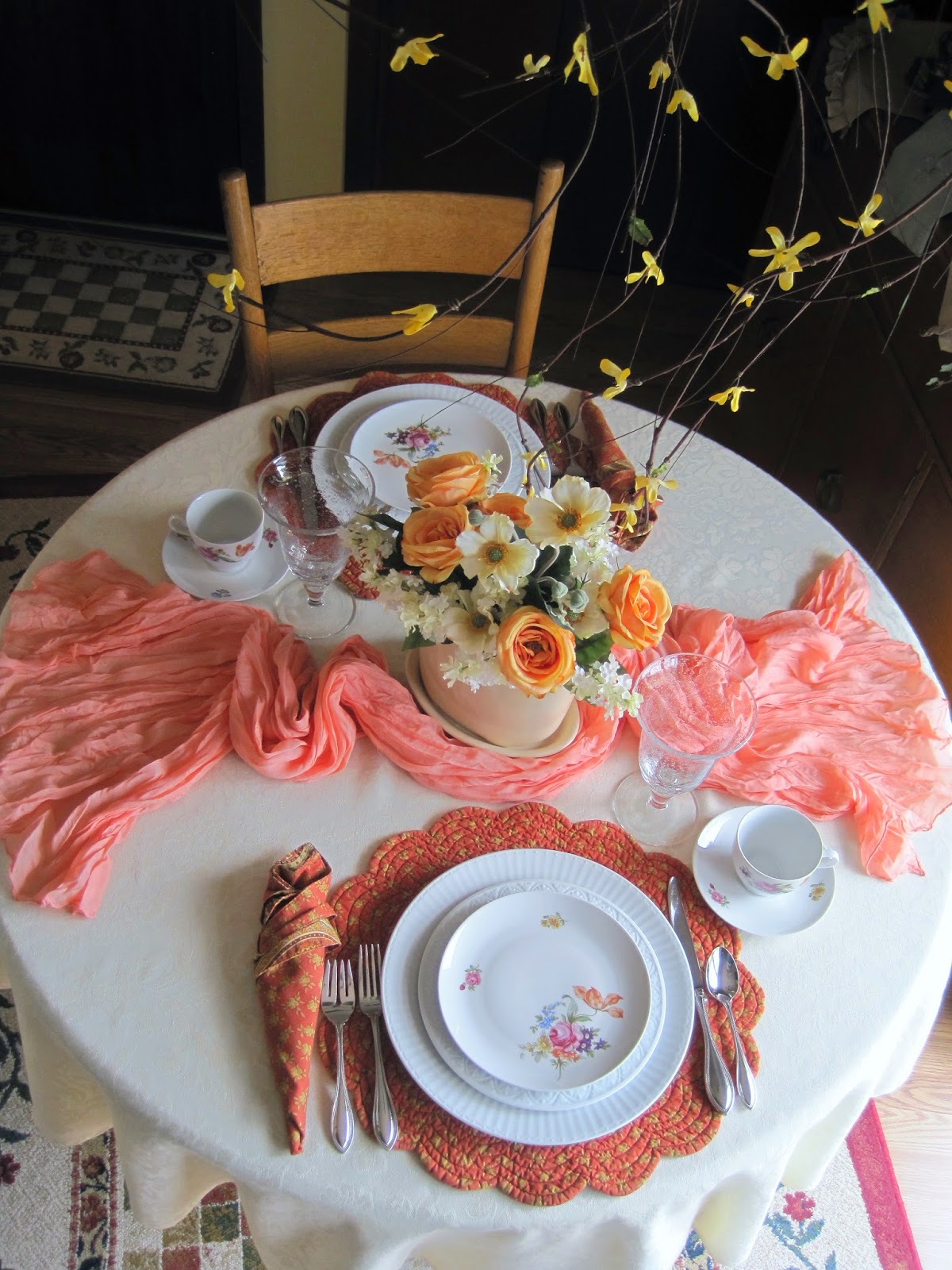 On Crooked Creektt: Spring Tablescape.