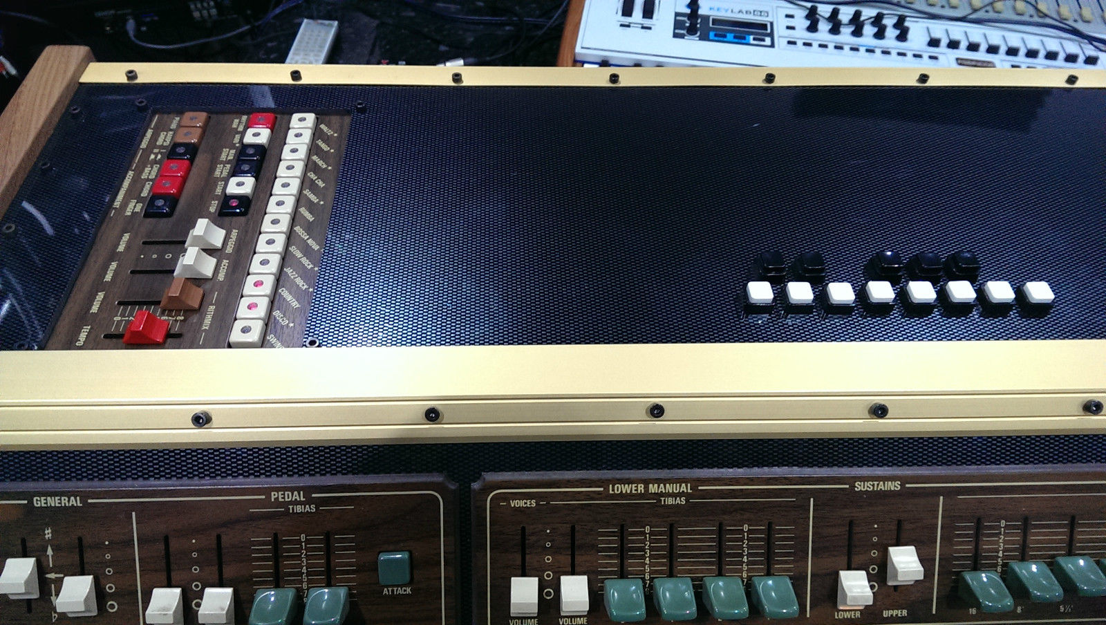 MATRIXSYNTH: Unique Hand Built Synthesizer