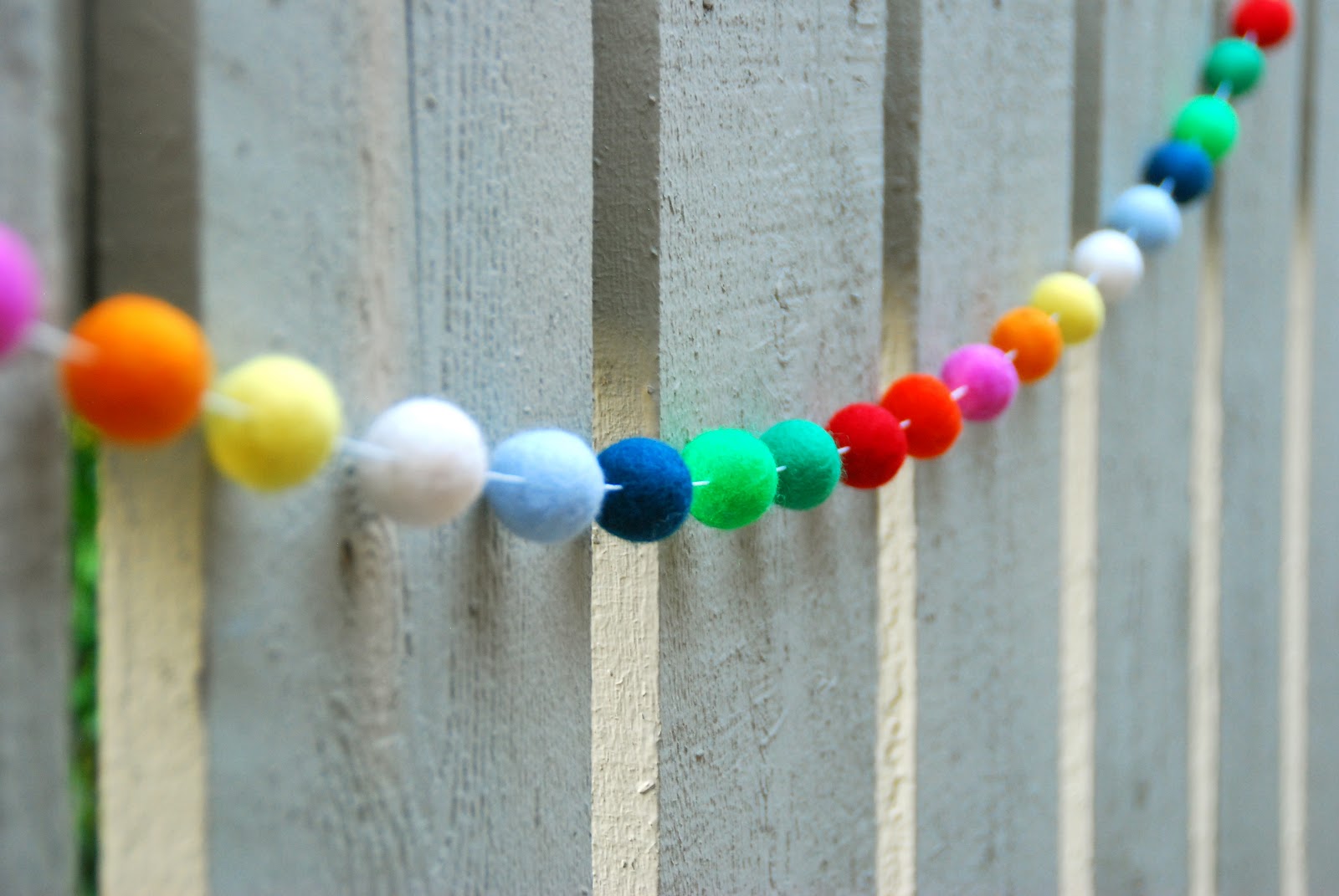 The Fickle Felt Tree: Felt Ball Garland Tutorial