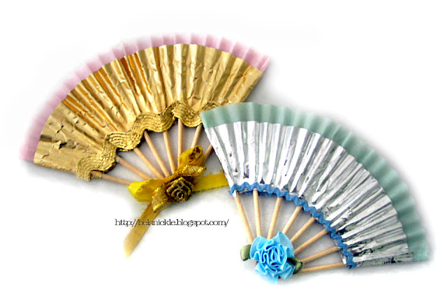 Craft a Delicate Paper Fan Ornament | Belznickle Blogspot : Craft a ...