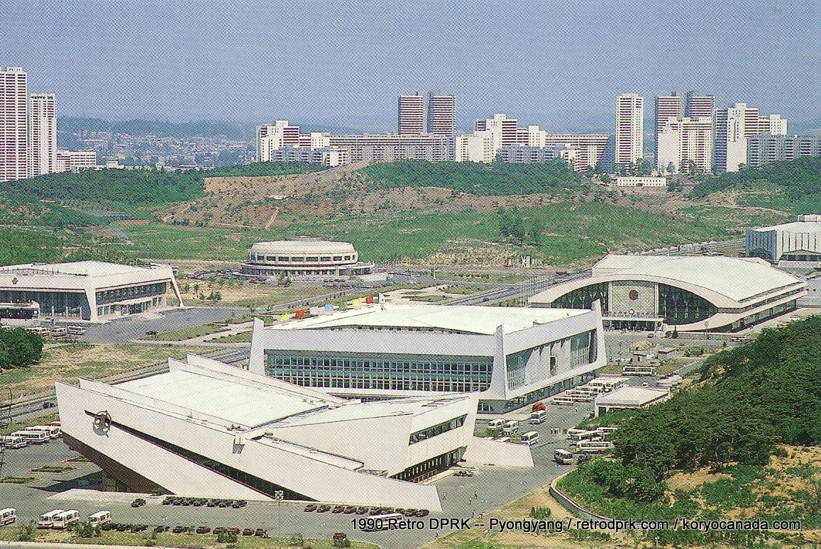 1990 Postcard Set -- Pyongyang