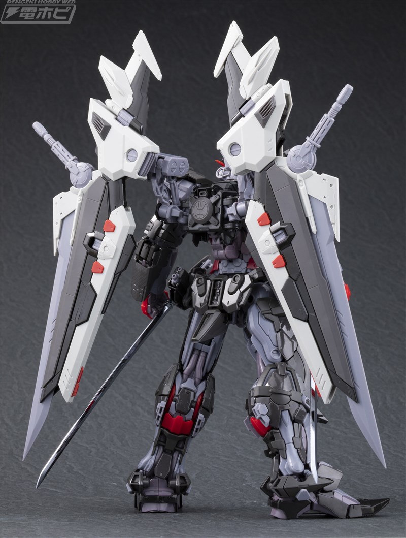 Hi-Resolution Model 1/100 Gundam Astray Noir Sample Images by Dengeki Hobby