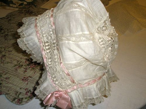 All The Pretty Dresses: Frilly Lace Cap