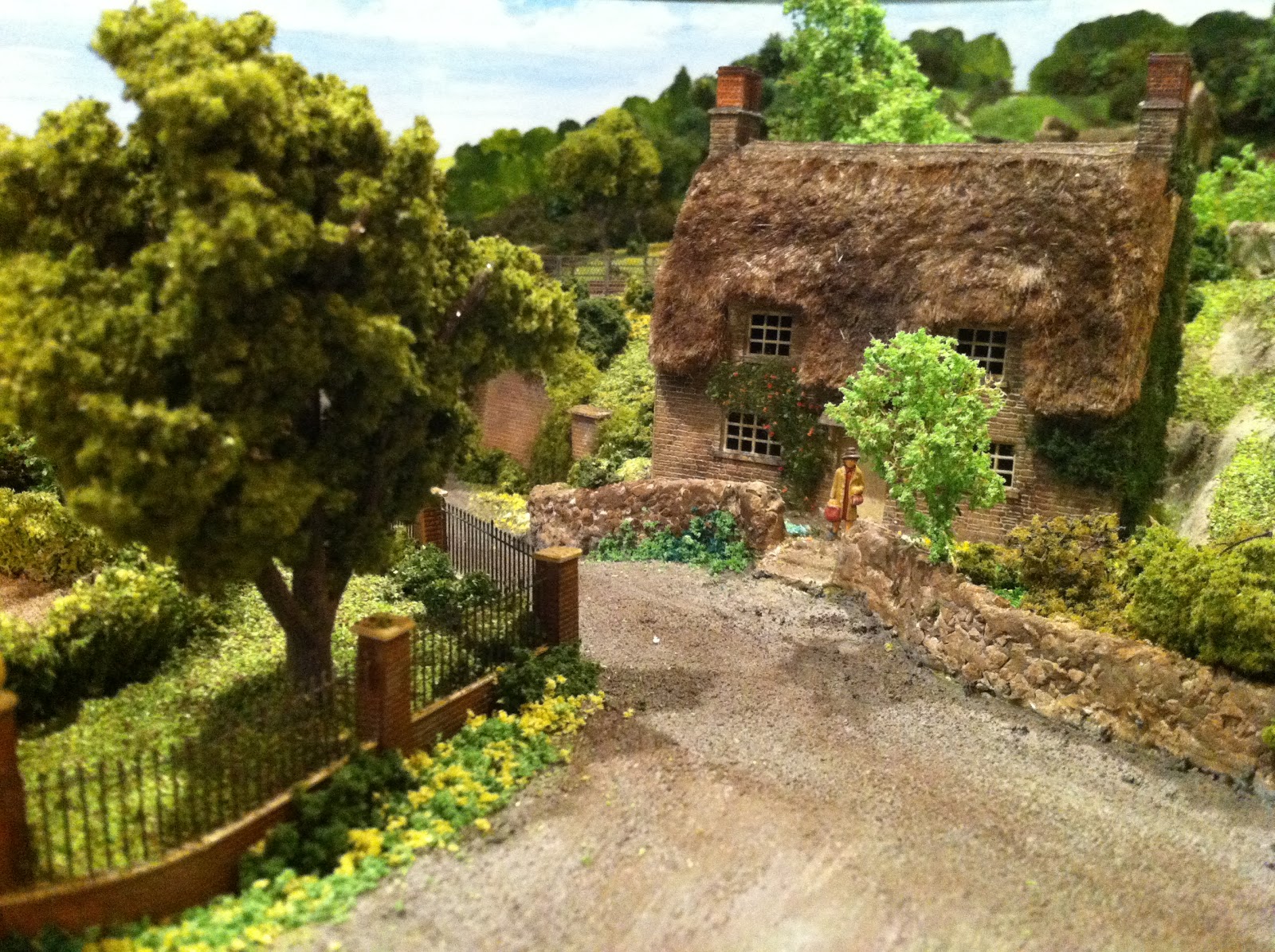 Chas's Model Railway: Thatched Cottage