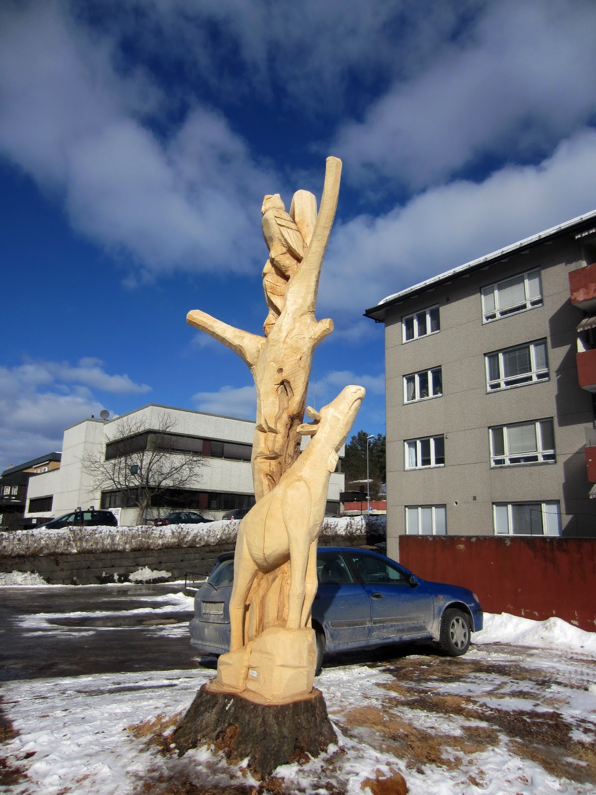 treskulptur- Elverum | Løvetanna - Ugla