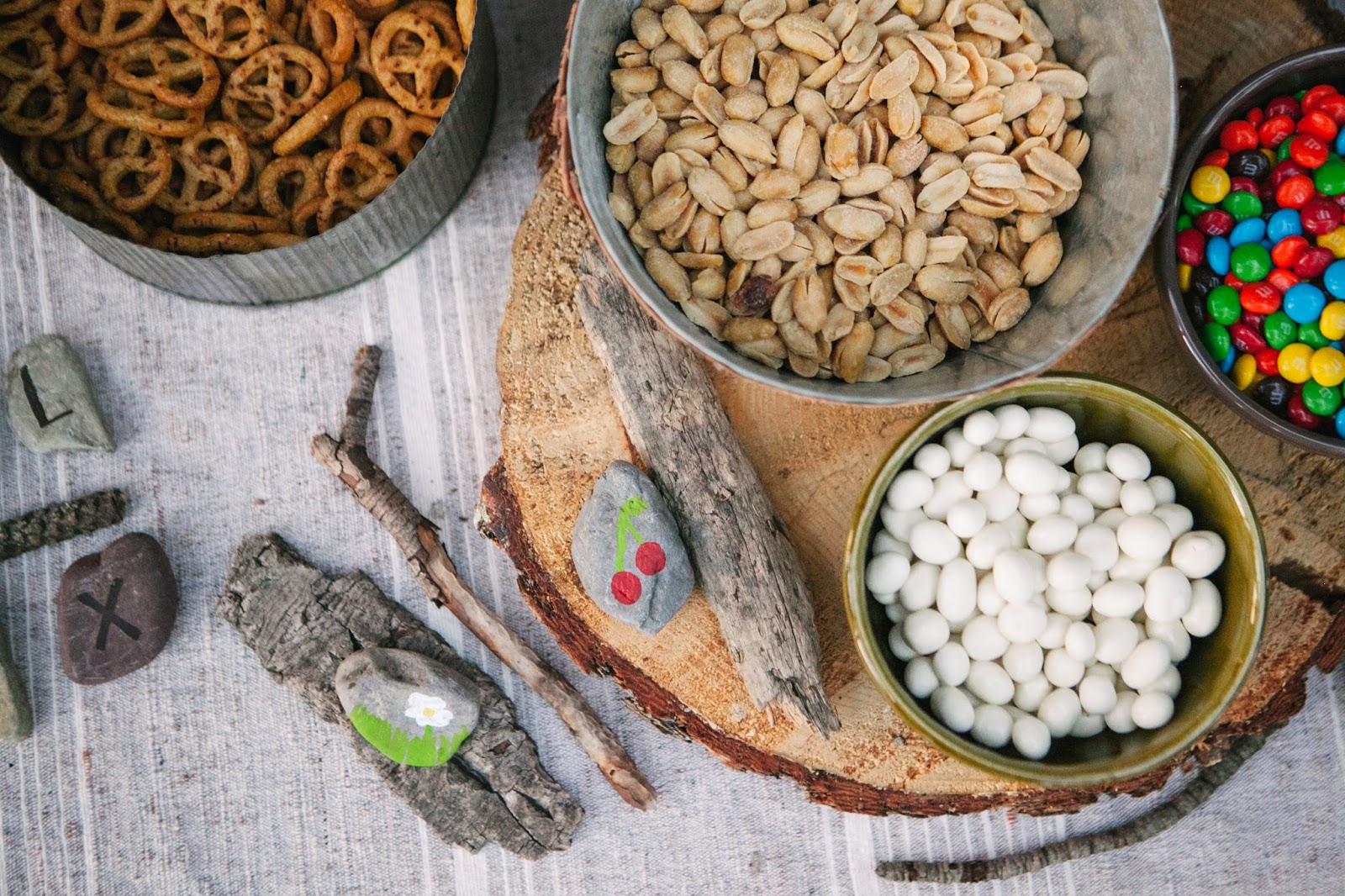 cue the confetti: little explorer // trail mix bar