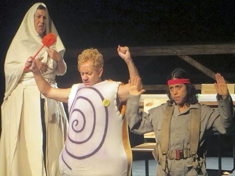 OFICIO CRÍTICO: Crítica: UBÚ REY