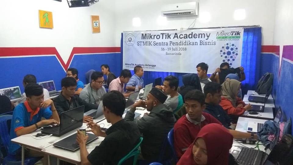 UNIVERSITAS MULIA PSDKU SAMARINDA: Pelaksanaan MikroTik Academy STMIK Sentra Pendidikan Bisnis.