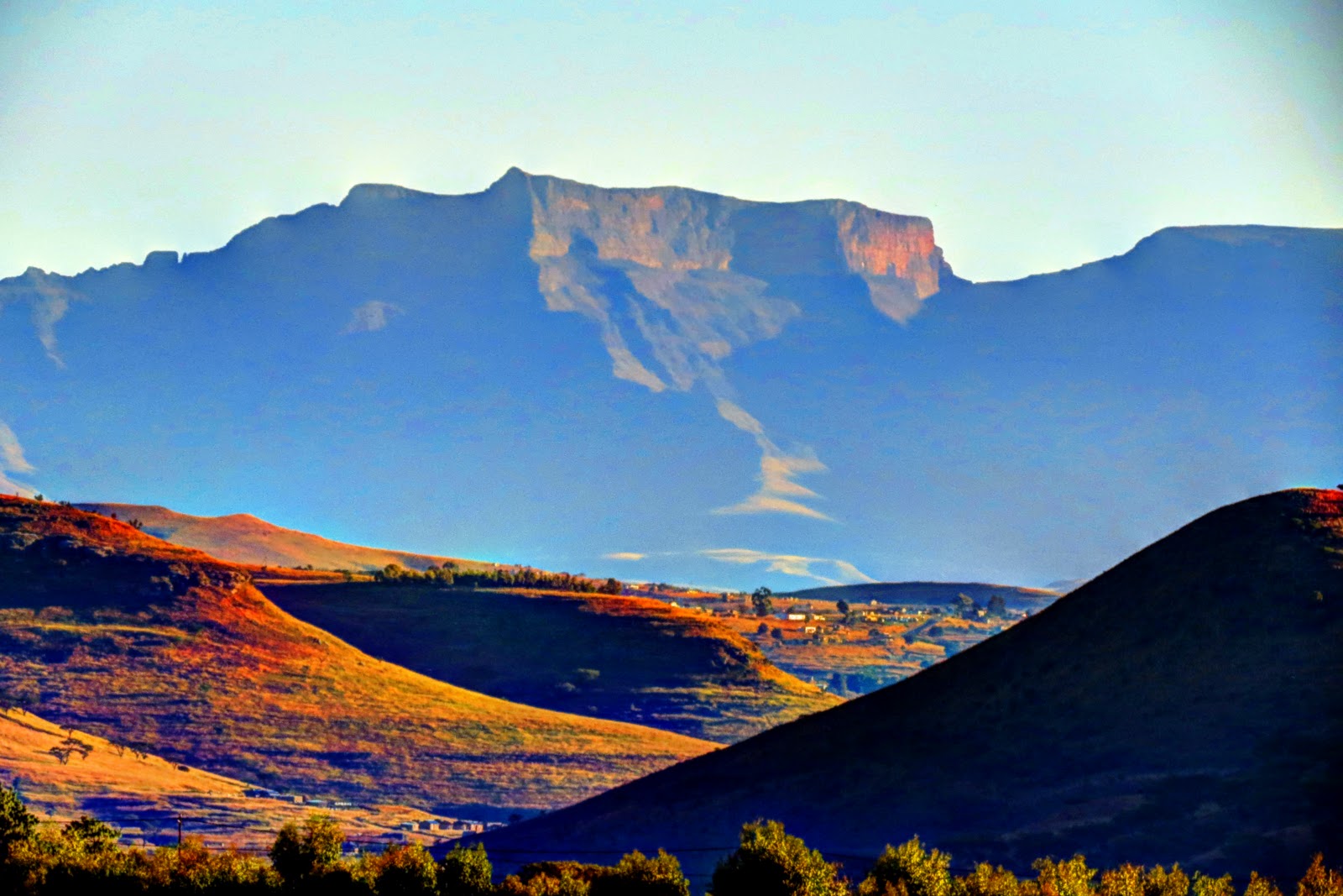 drakensview: Giants Castle, Drakensberg.