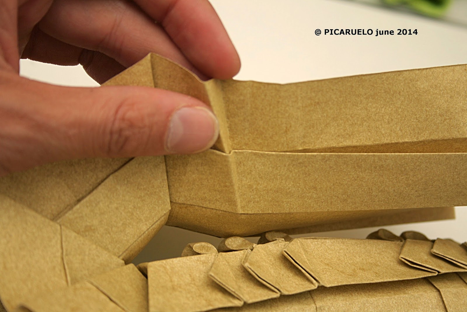 Picaruelo's origami: THE SAXOPHONE