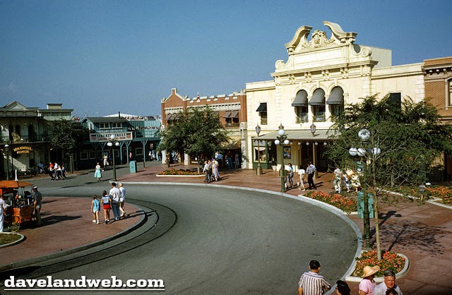 48 Stunning Vintage Color Photos of Disneyland in the 1950s ~ Vintage ...