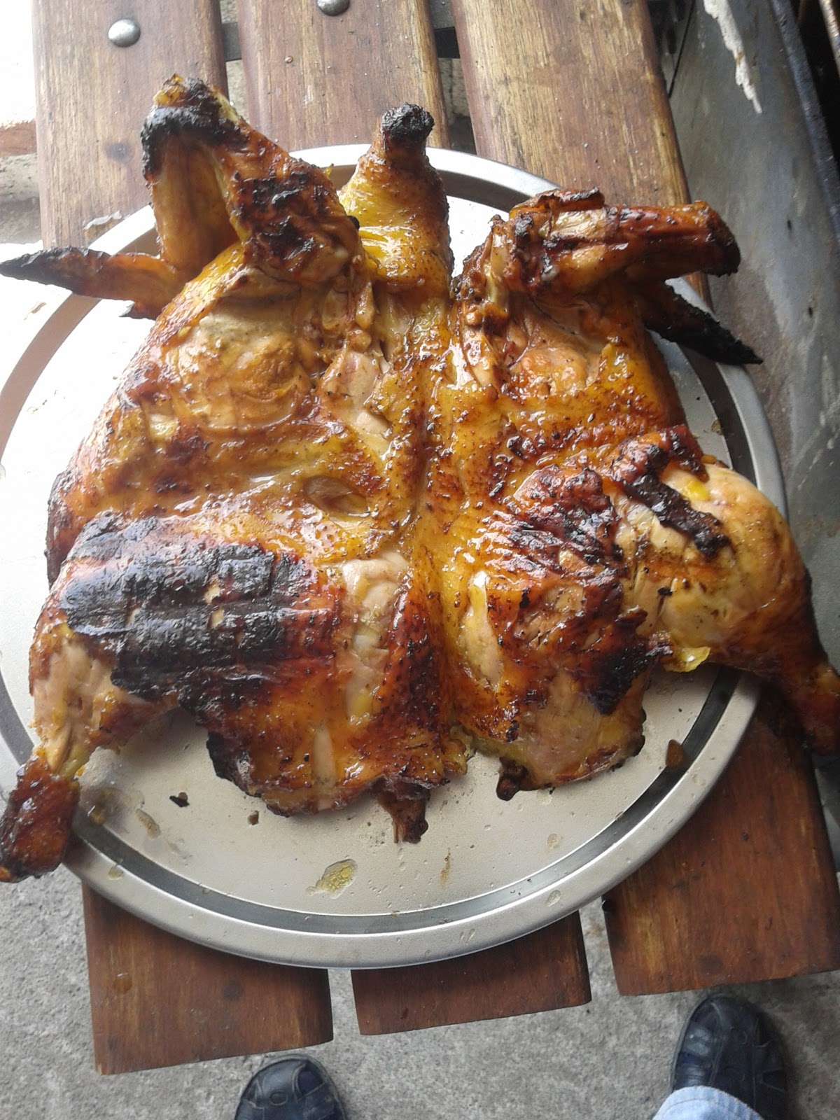 POLLO MARINADO EN MOSTAZA ASADO AL CARBÓN.