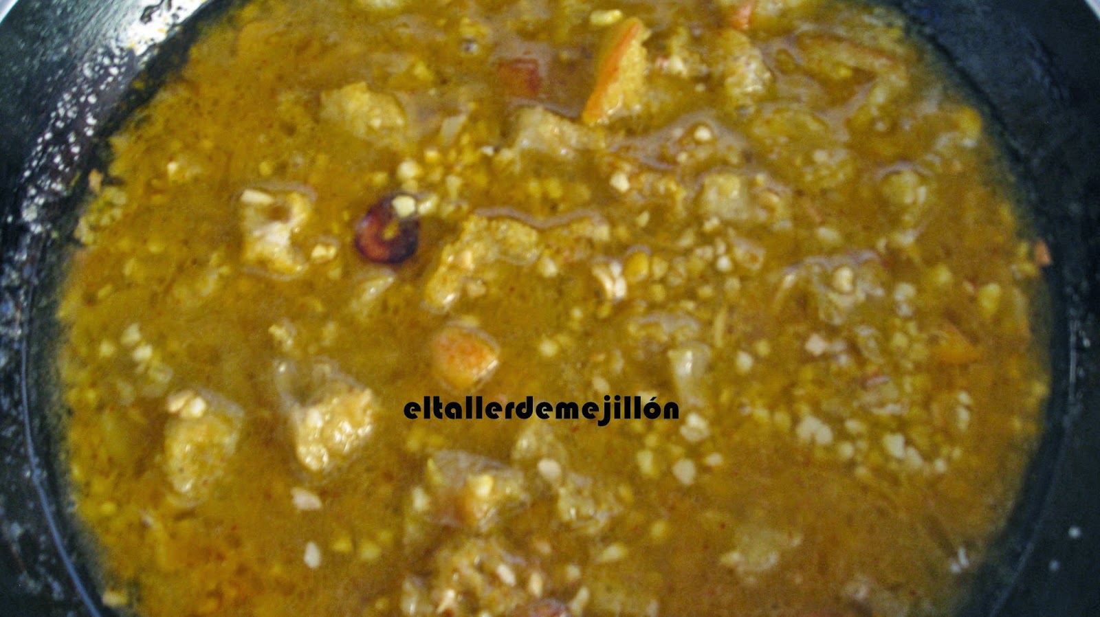 El taller de mejillón: JIBIA Y MEJILLONES EN SALSA DE ALMENDRAS