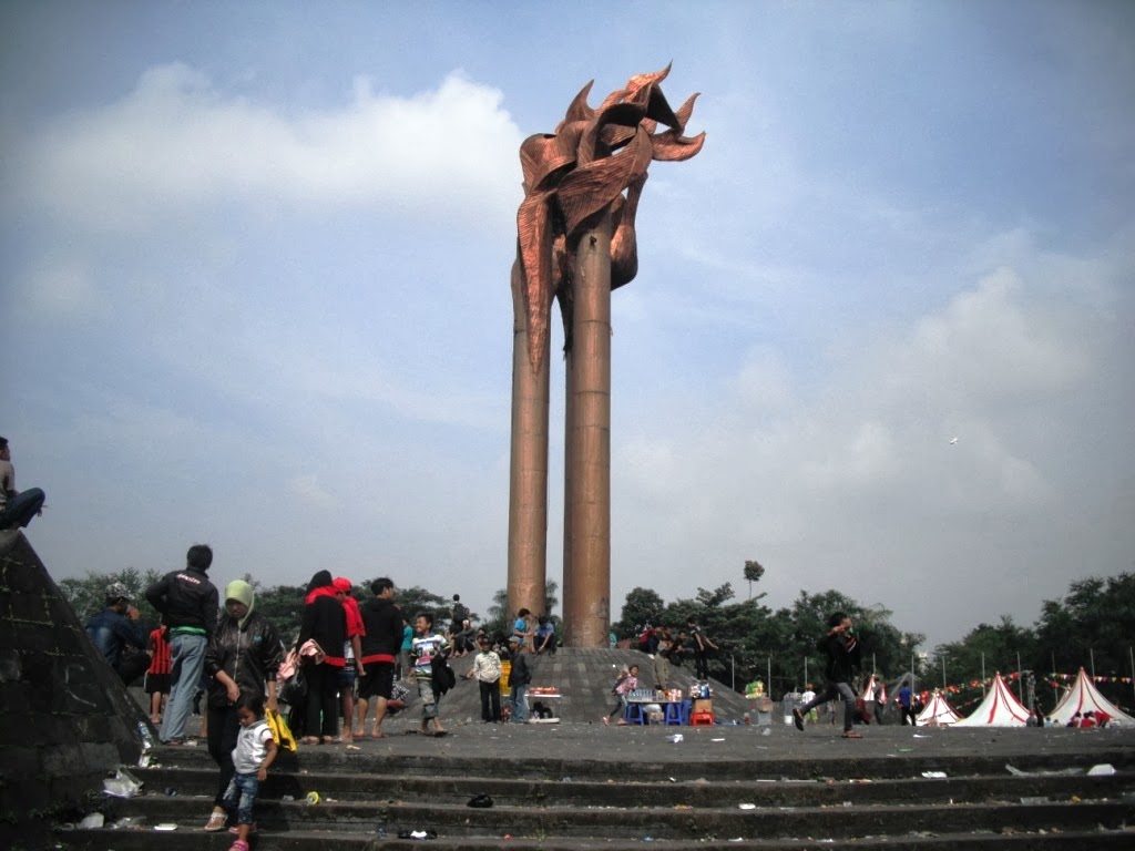 Wiyak Bumi Wiyak Langit: Melihat Monumen Bandung Lautan Api