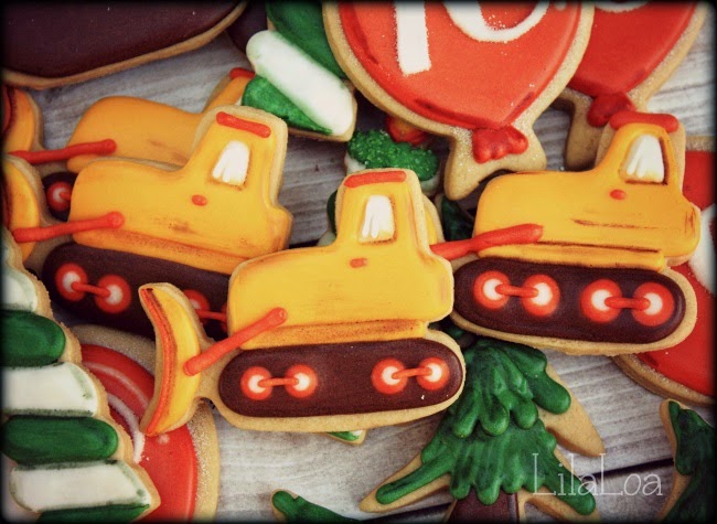 How To Make Decorated Bulldozer Cookies