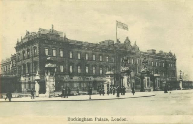 Buckingham Palace - Vertical Destinations