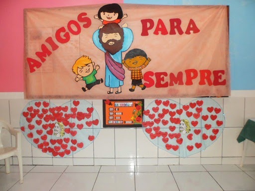 Cantinho Universo do Saber: MURAIS PARA SALA DE AULA