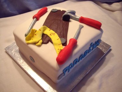 OFICINA HOBBY: Bolo de aniversário para fanáticos por ferramentas!