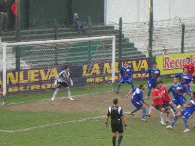 Revista Tribuna Roja: Defensores trajo un punto valioso de la cancha de ...